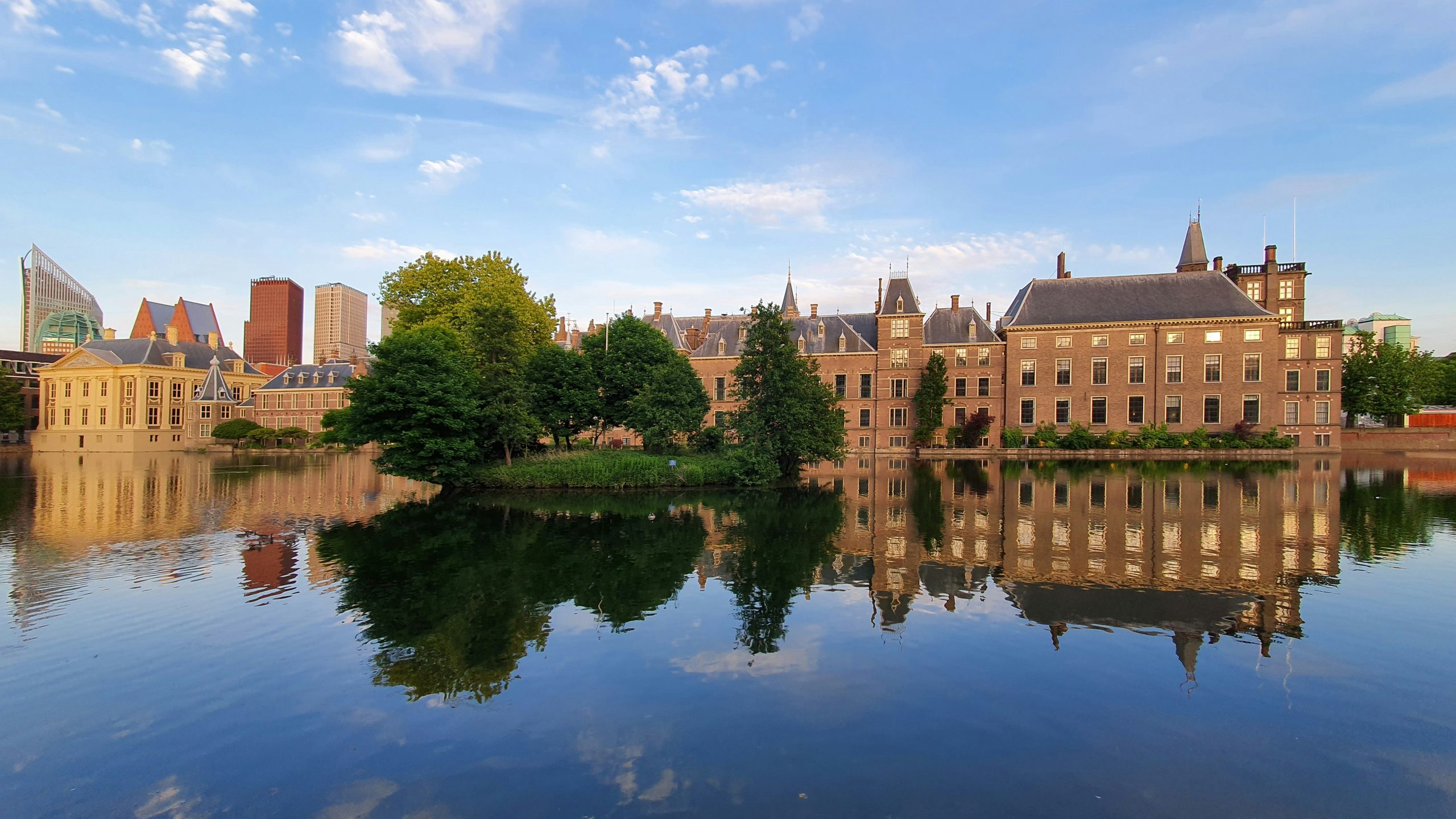 Netherlands eye near-total gambling ad ban in new harm strategy